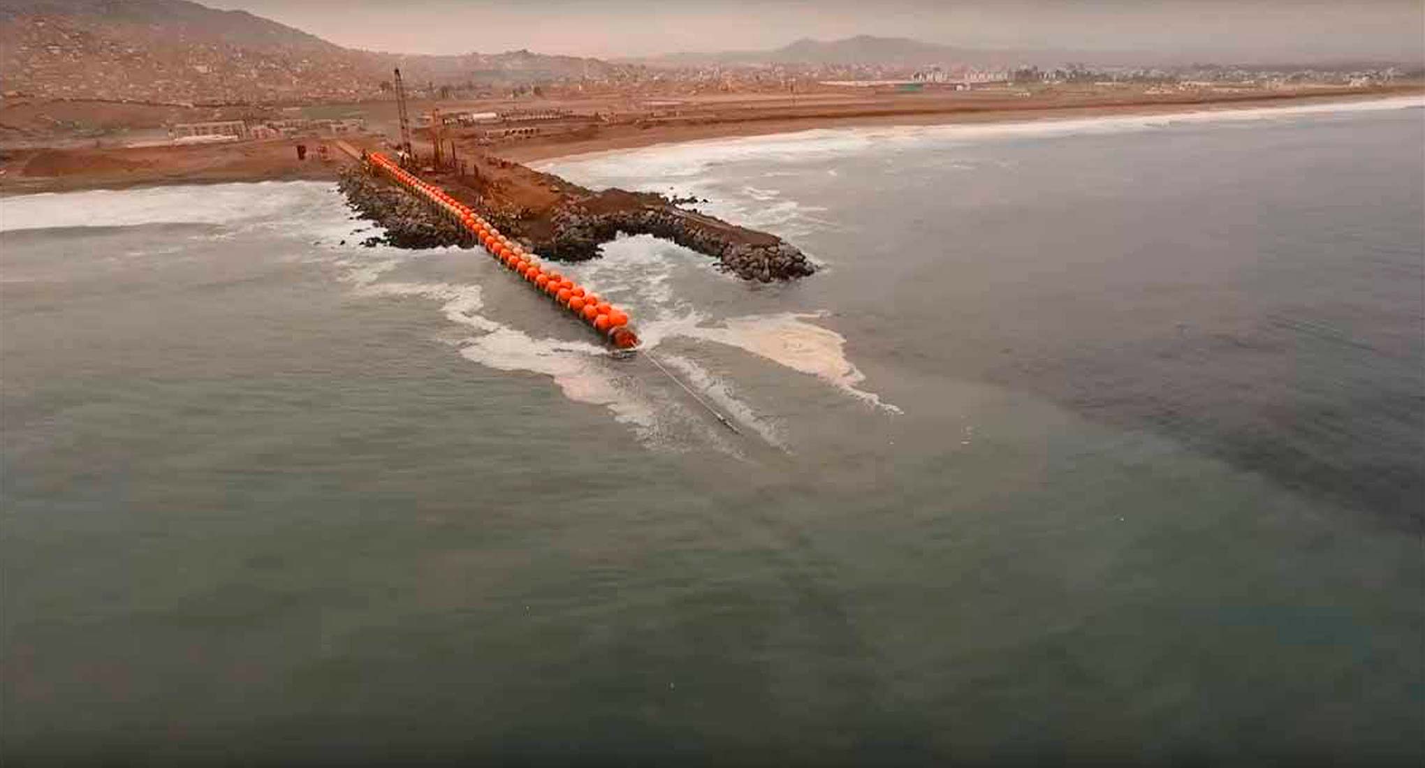 A estação de tratamento de águas residuais de la chira traz a água de ...